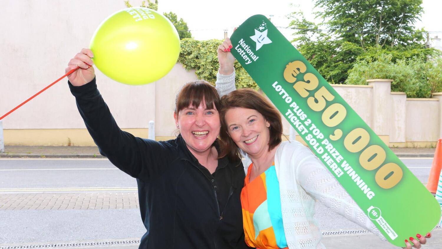 Lucky Lotto winner picks up cheque for €250,000 - News - Roscommon Herald